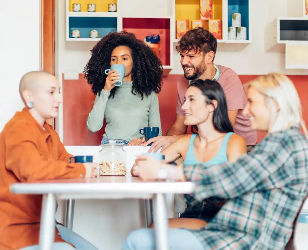 10 benefits of staying in a hostel | Mews Blog